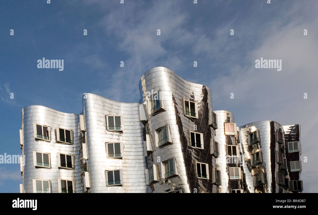 Titanium clad building hi-res stock photography and images - Alamy