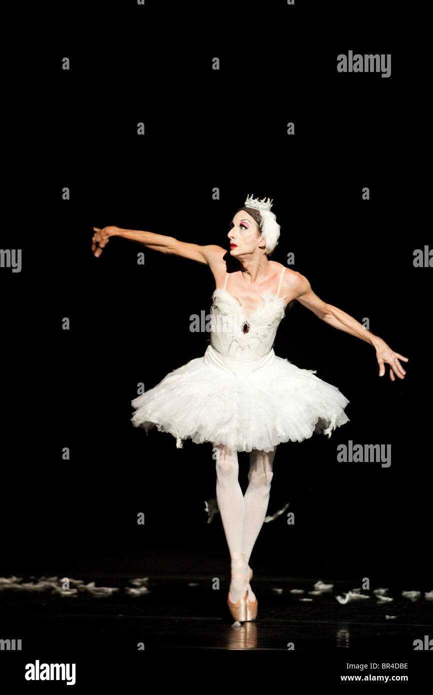 Les Ballets Trockadero de Monte Carlo performing new show at London's ...