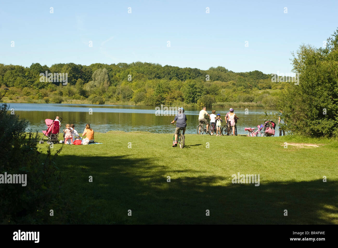 Cyclists and family at Cosmeston Lakes Stock Photo - Alamy