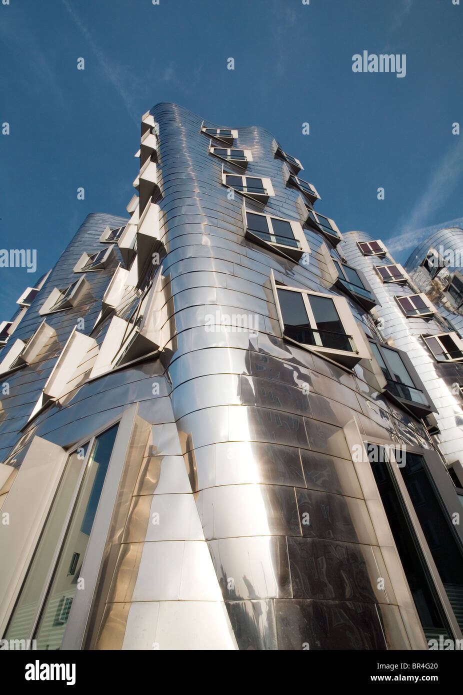 Titanium clad building hi-res stock photography and images - Alamy