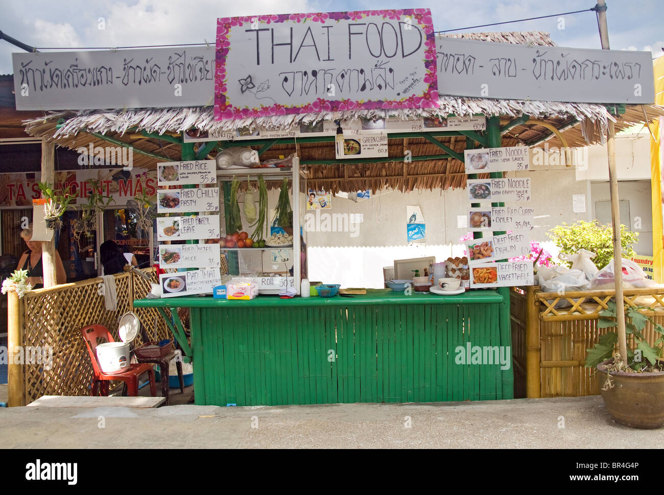 kiosk with Thai food Stock Photo - Alamy