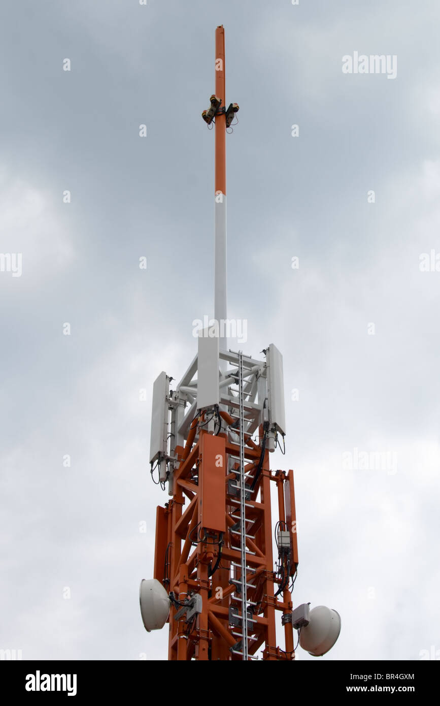 Cellular phone antenna hi-res stock photography and images - Alamy