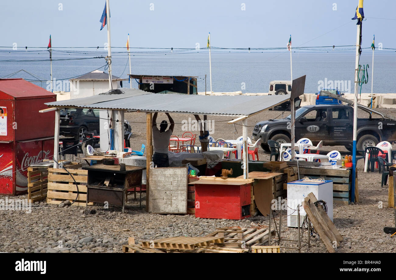 Shack on a beach hi-res stock photography and images - Alamy