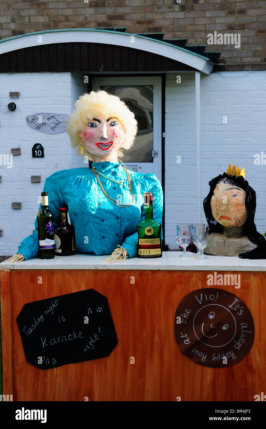 Peggy mitchell eastenders the queen vic hi-res stock photography and ...