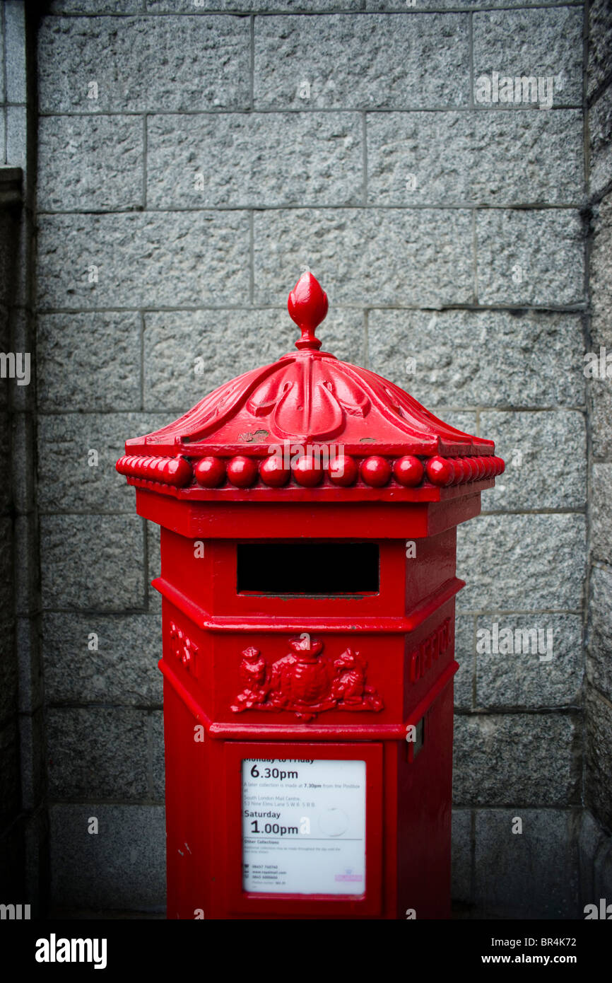 Old Fashioned Post Box, London Stock Photo - Alamy