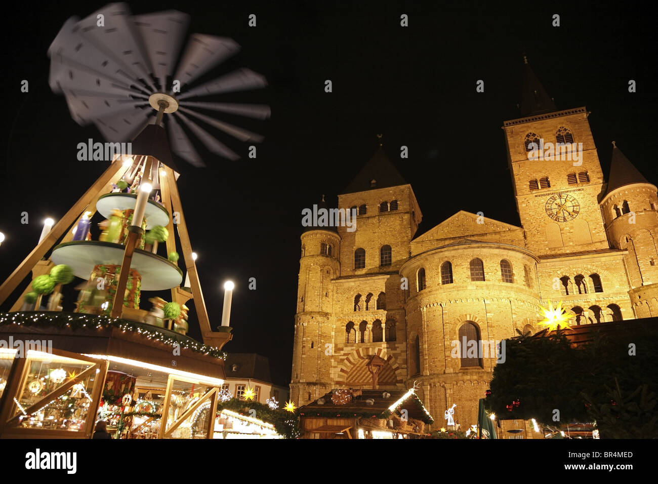Dome and Christmas pyramid at night, Trier, Germany Stock Photo - Alamy