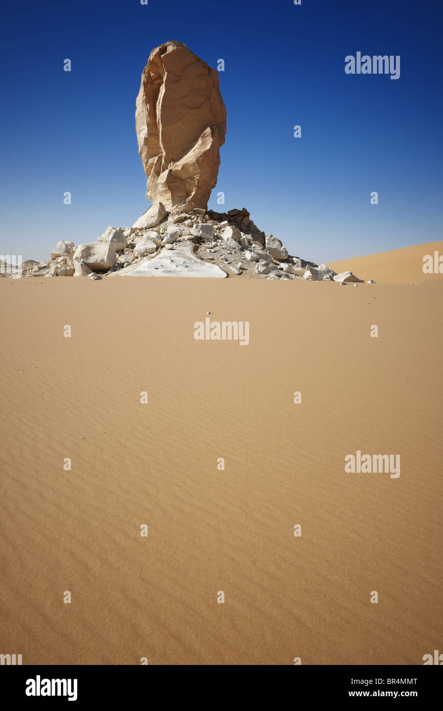 White Desert, Libyan Desert, near el Agabat, Egypt, Africa Stock Photo ...