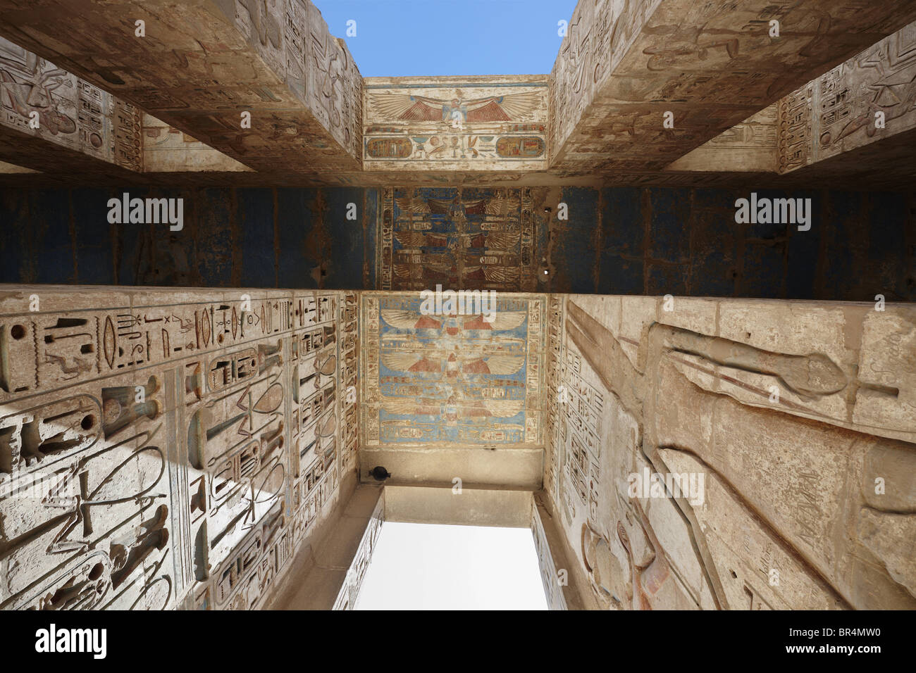 Medinet habu relief hi-res stock photography and images - Alamy