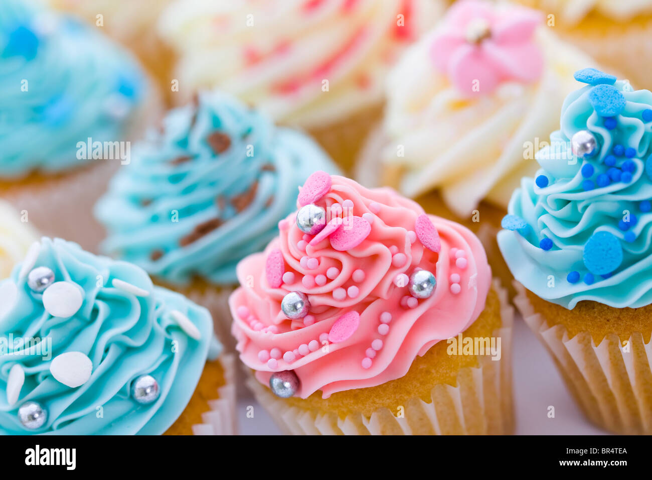 Tilted cake hi-res stock photography and images - Alamy