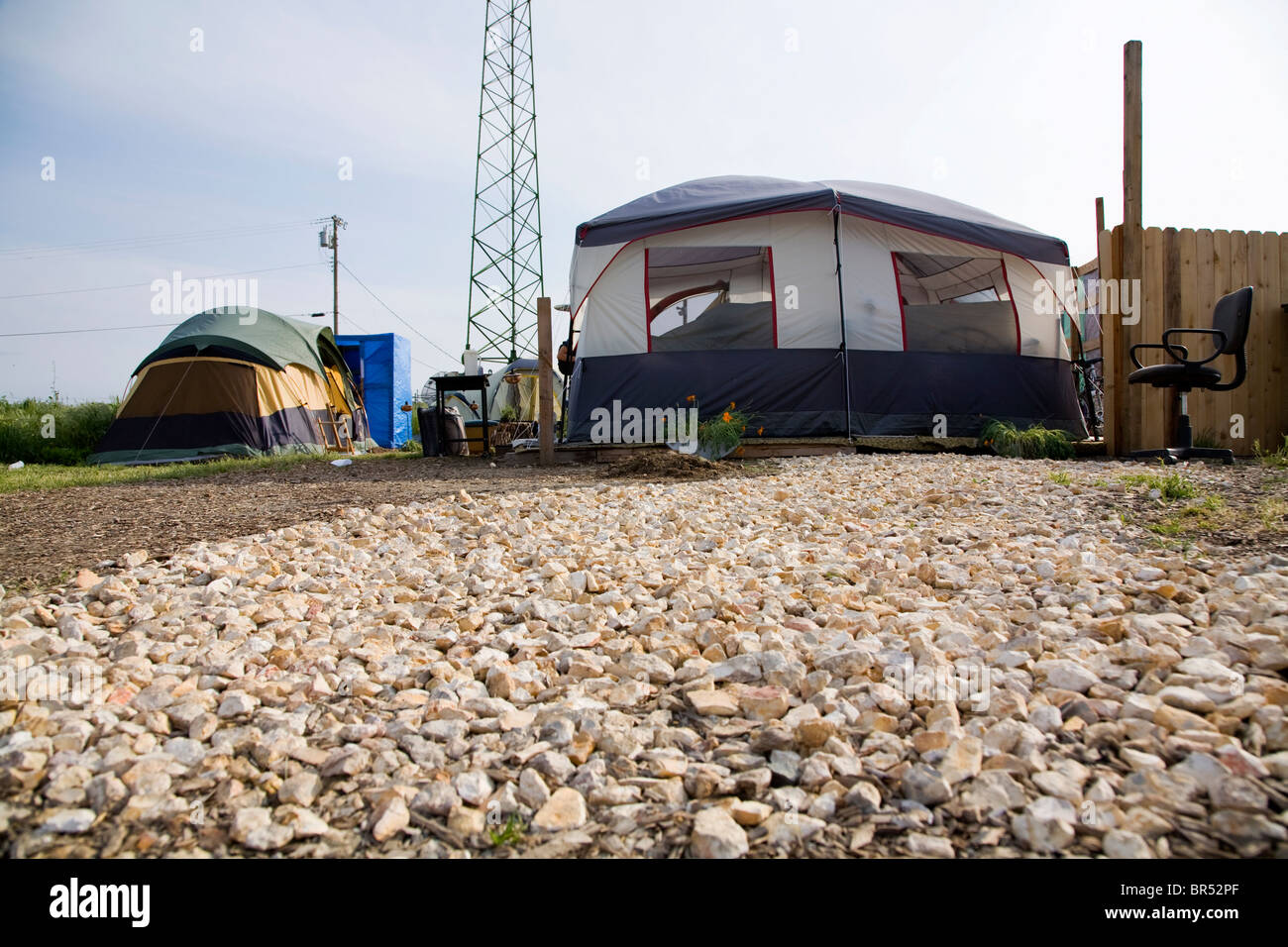 Poor poverty homeless tent hi-res stock photography and images - Alamy