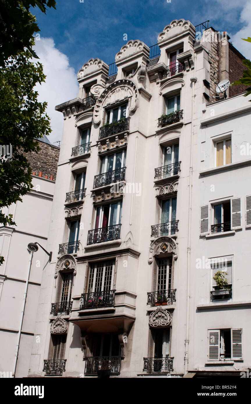 Apartment block, Montmartre, Paris, France Stock Photo - Alamy