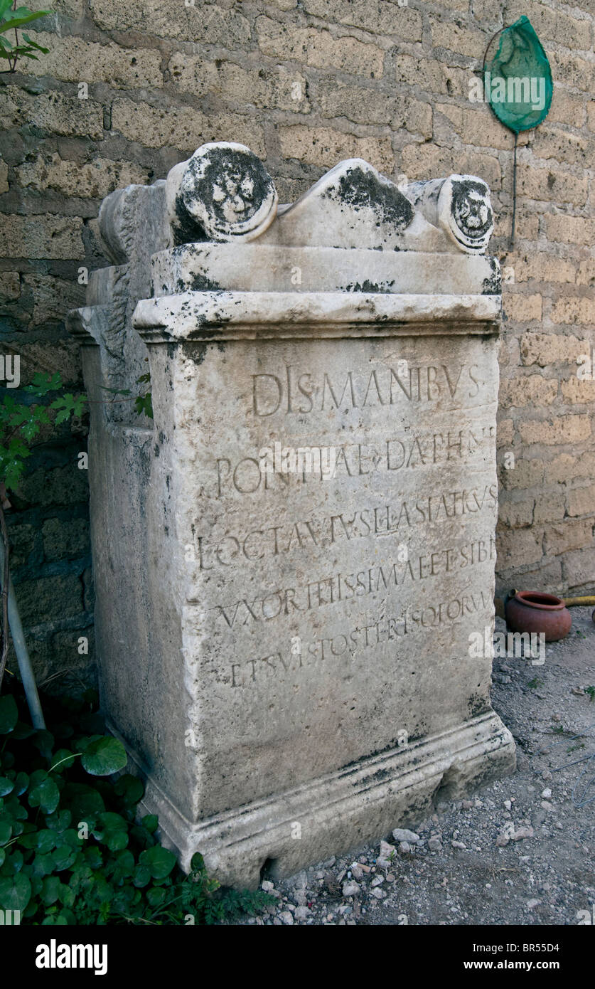 Roman tombstone hi-res stock photography and images - Alamy