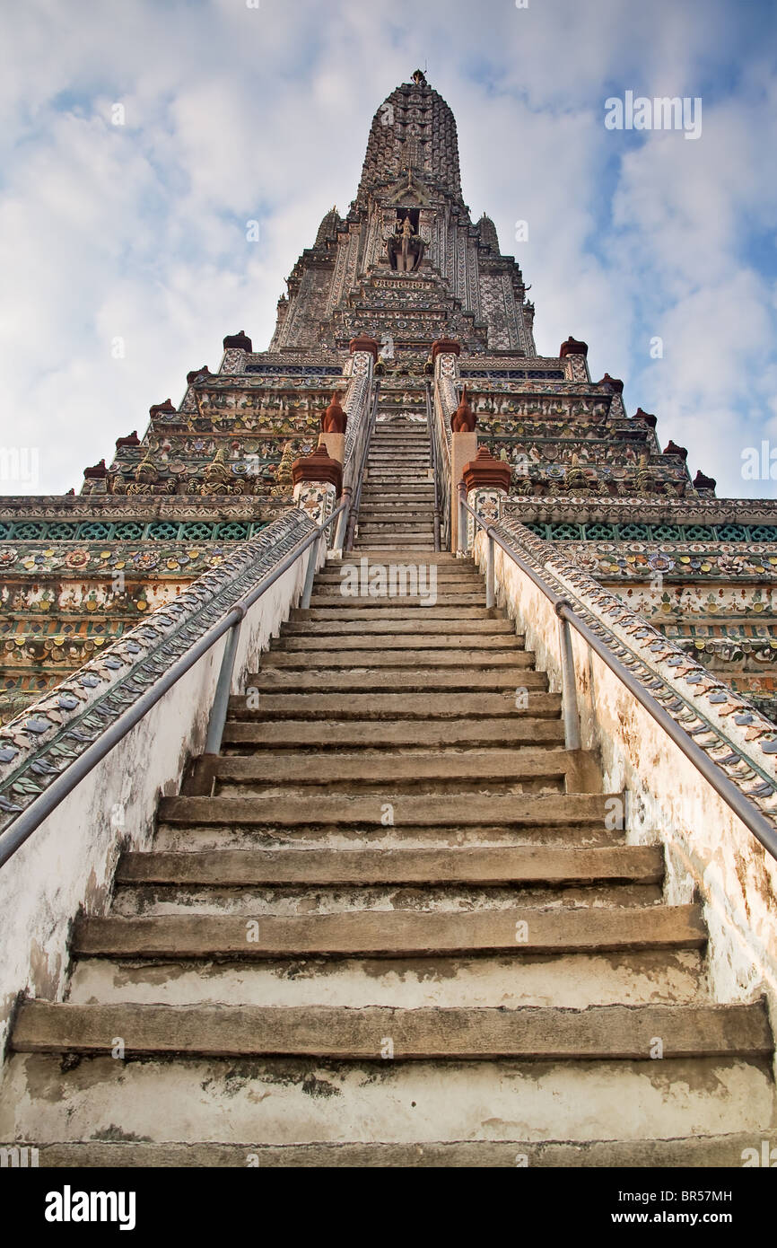 Stairway wat arun hi-res stock photography and images - Alamy
