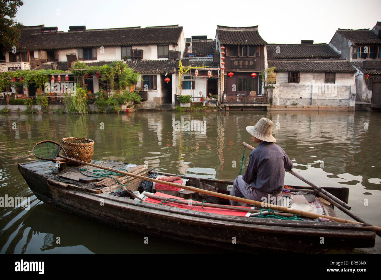 Ancient water canals in Xitang China Stock Photo - Alamy