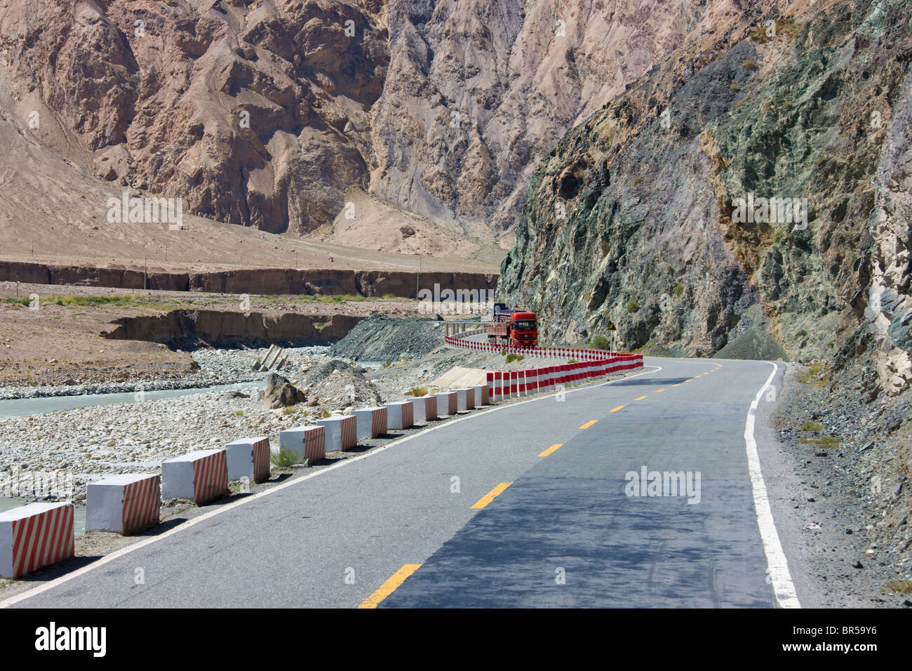 Karakoram Highway, Pamir Plateau, Xinjiang, China Stock Photo - Alamy