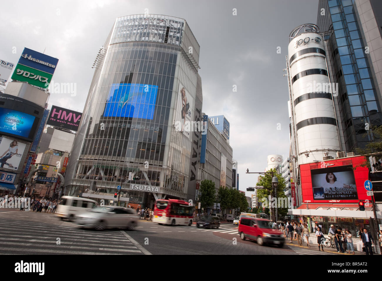 Shibuya crossing, in Shibuya district of Tokyo, Japan Stock Photo - Alamy
