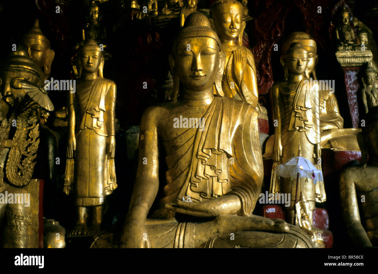 Pindaya Cave, in it 8000 buddha statues, caves of Pindaya, Burma ...