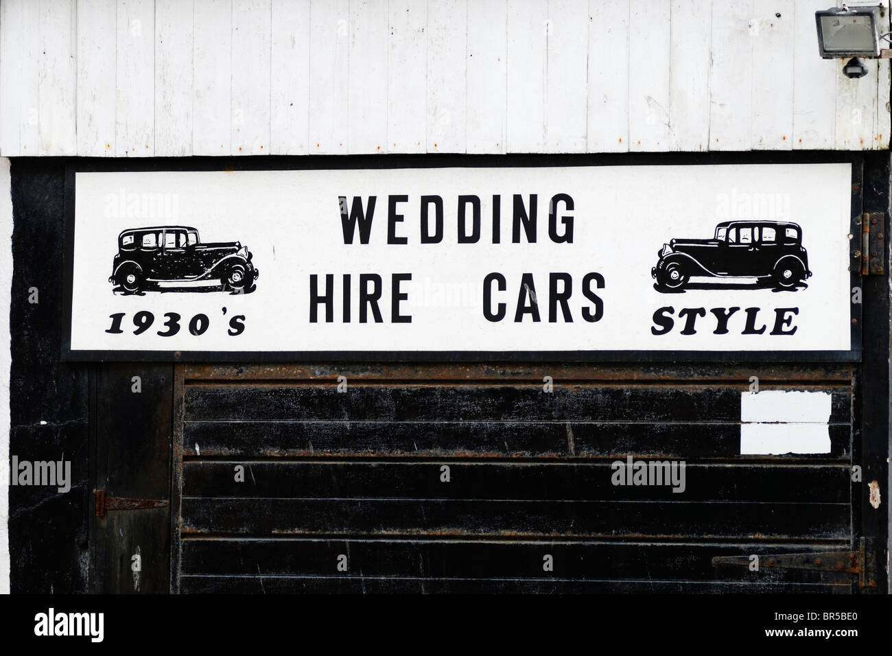 Car signs advertising vintage hi-res stock photography and images - Alamy