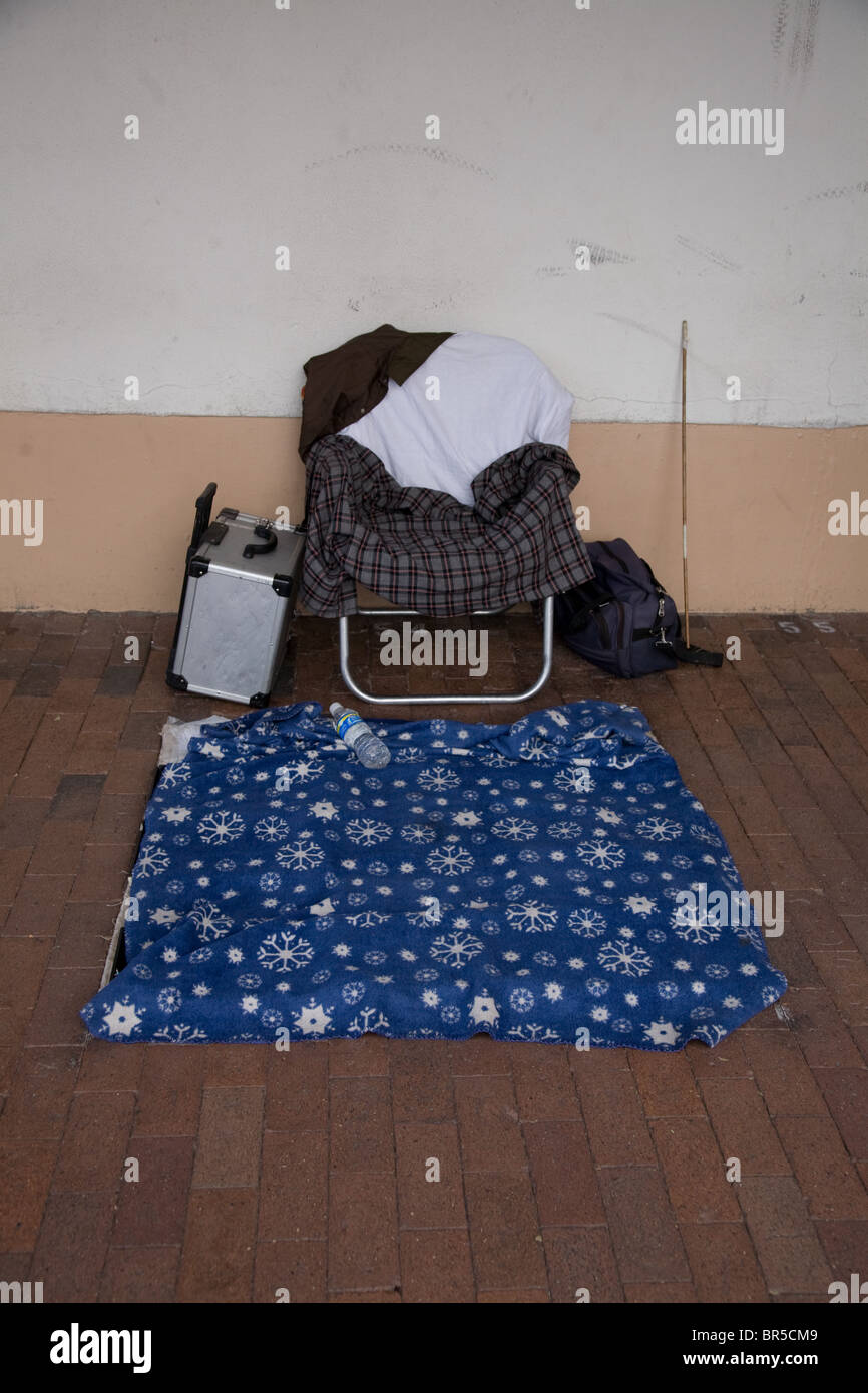 Selling goods on street hi-res stock photography and images - Alamy