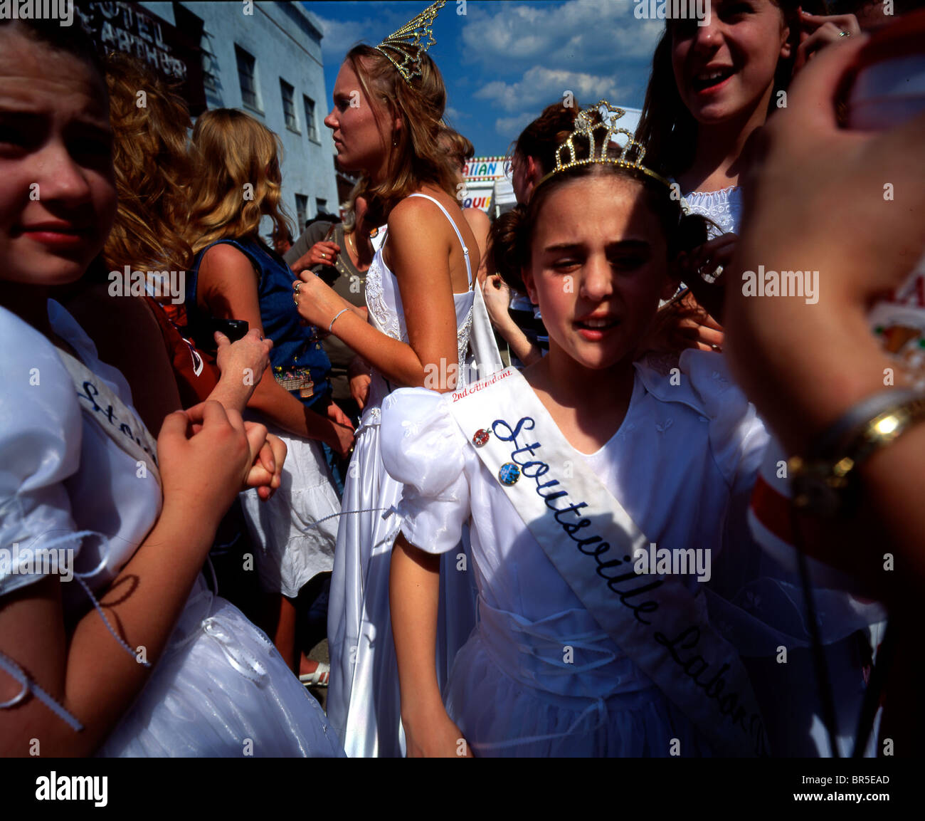 Girls beauty pageant hi-res stock photography and images - Alamy
