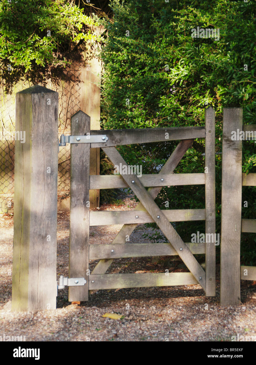 Gate and footpath hi-res stock photography and images - Alamy