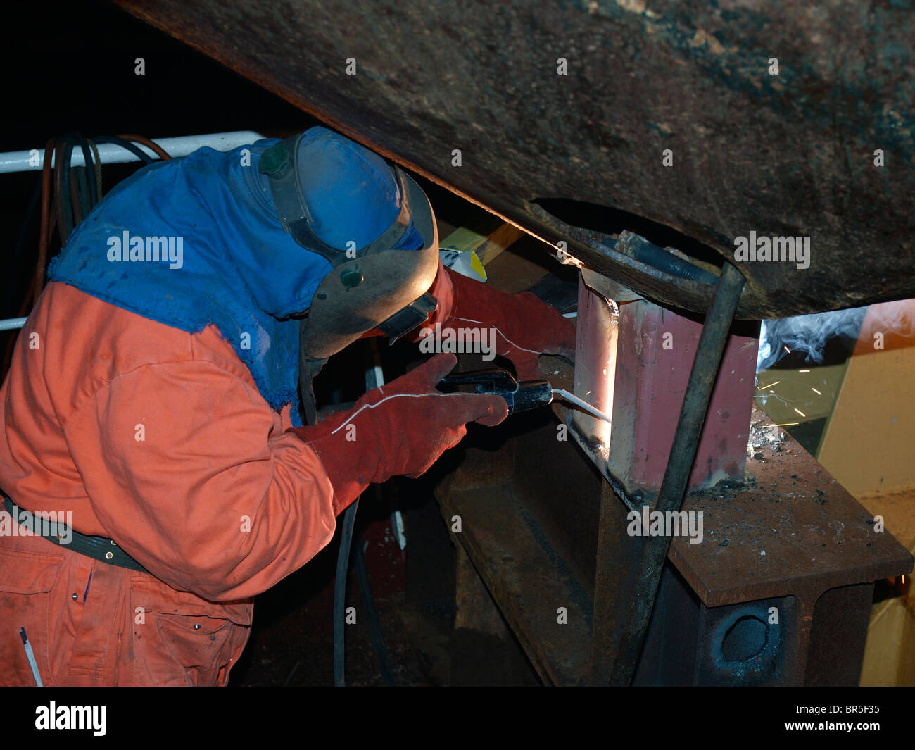 Welder working night hi-res stock photography and images - Alamy