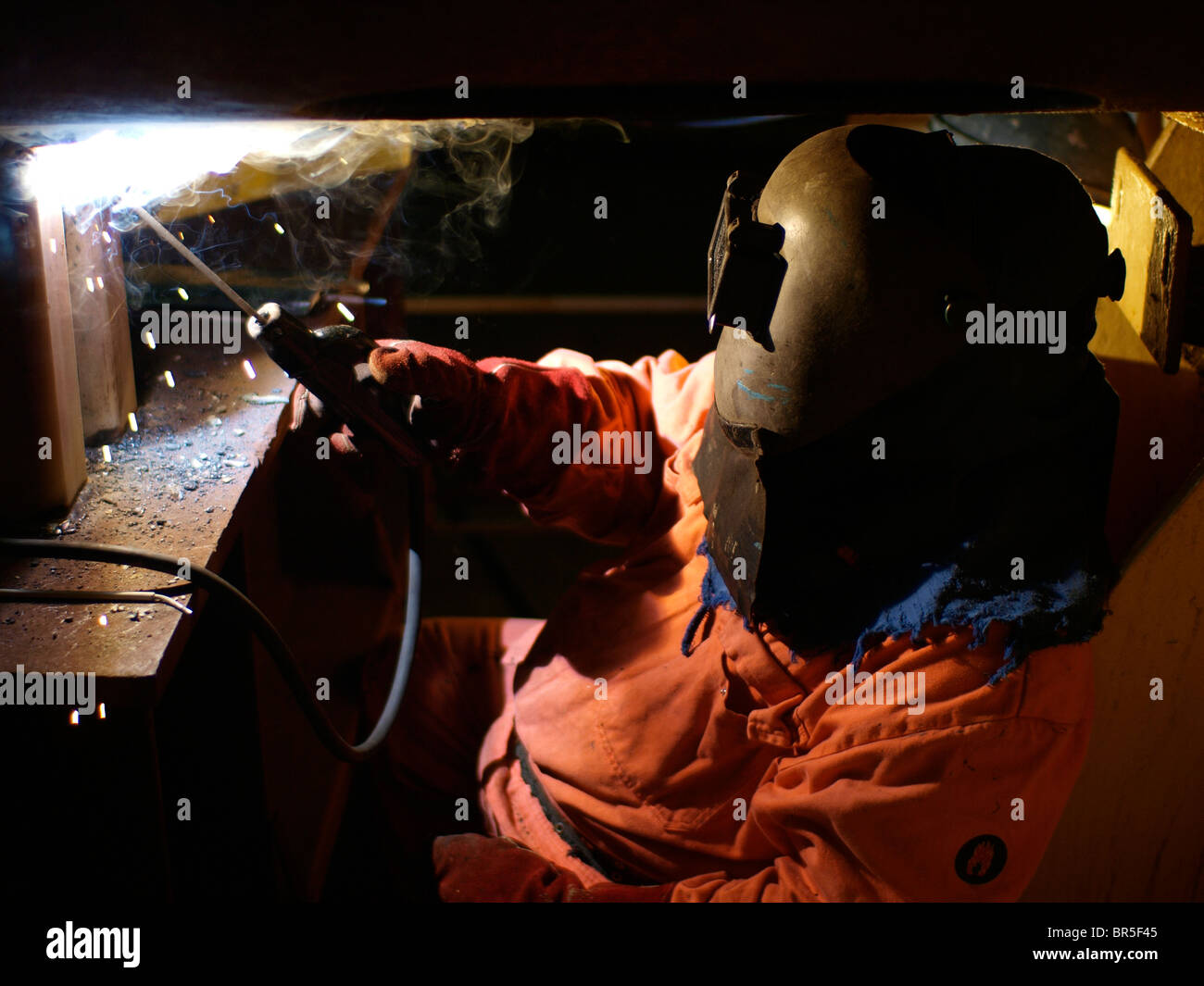 Welder working night hi-res stock photography and images - Alamy
