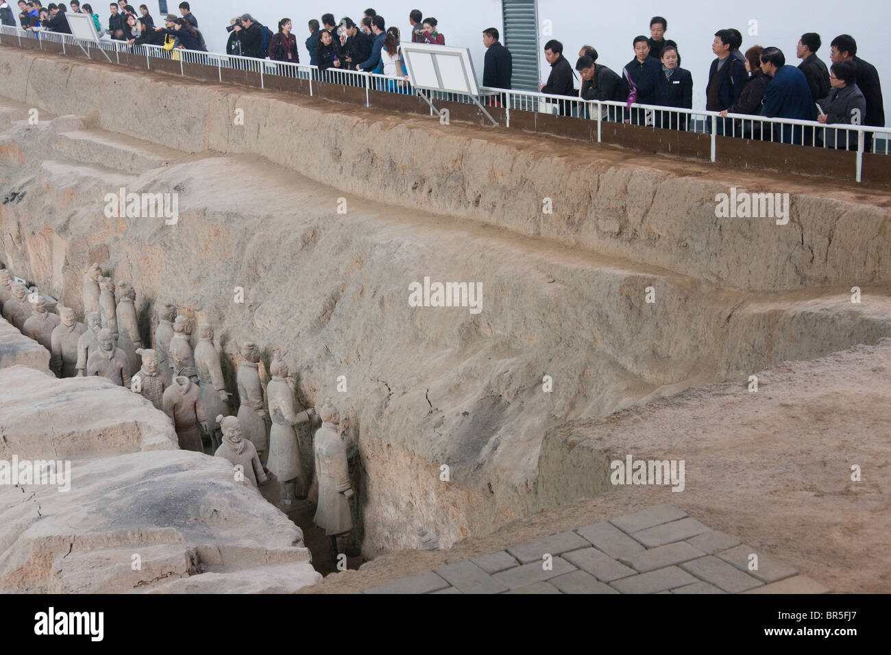 Terra cotta warriors, Emperor Qin Shihuangdi's Tomb, Xian, Shaanxi ...