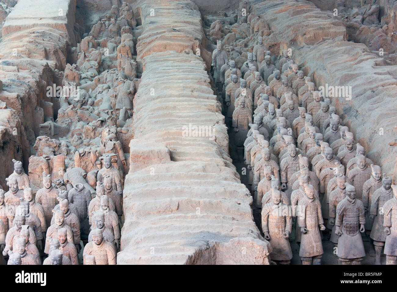 Terra cotta warriors, Emperor Qin Shihuangdi's Tomb, Xian, Shaanxi ...