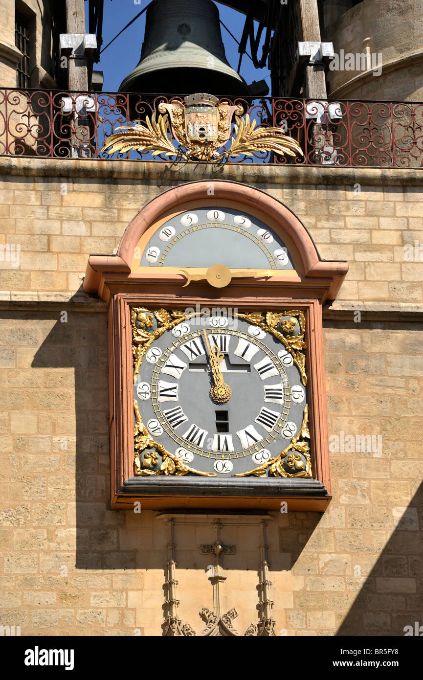 France, Bordeaux, Grosse Cloche gate, clock close up Stock Photo - Alamy