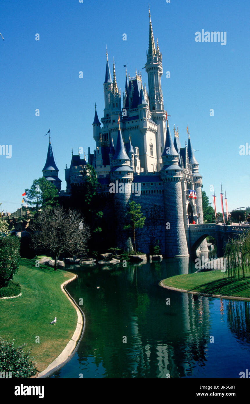 Disneyland orlando castle hi-res stock photography and images - Alamy