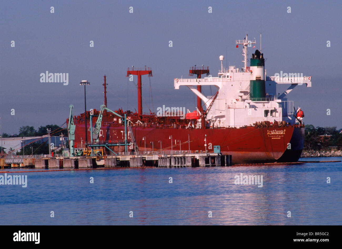 oil tanker at platform Stock Photo - Alamy