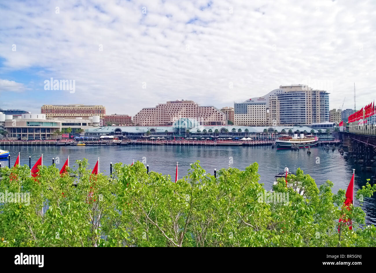 A view across Darling Harbour with the Harbourside Shopping Centre in ...