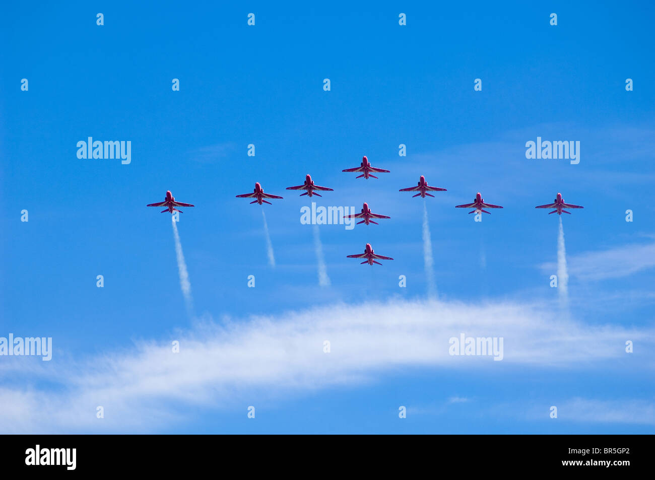 Red arrows diamond nine formation hi-res stock photography and images ...