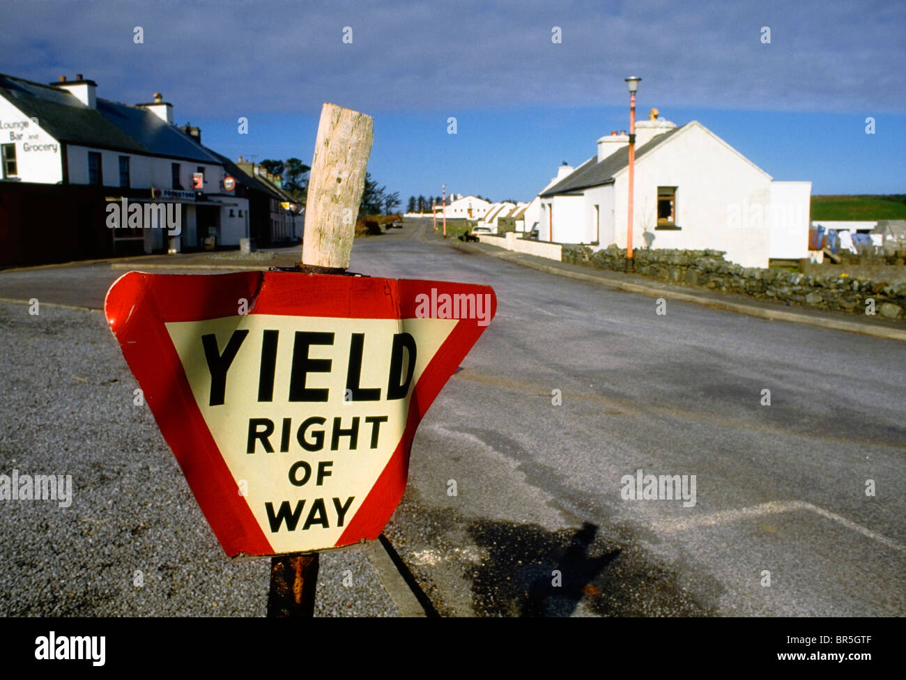 Connemara, Co Galway, Ireland, Tully Cross Road Sign Stock Photo - Alamy