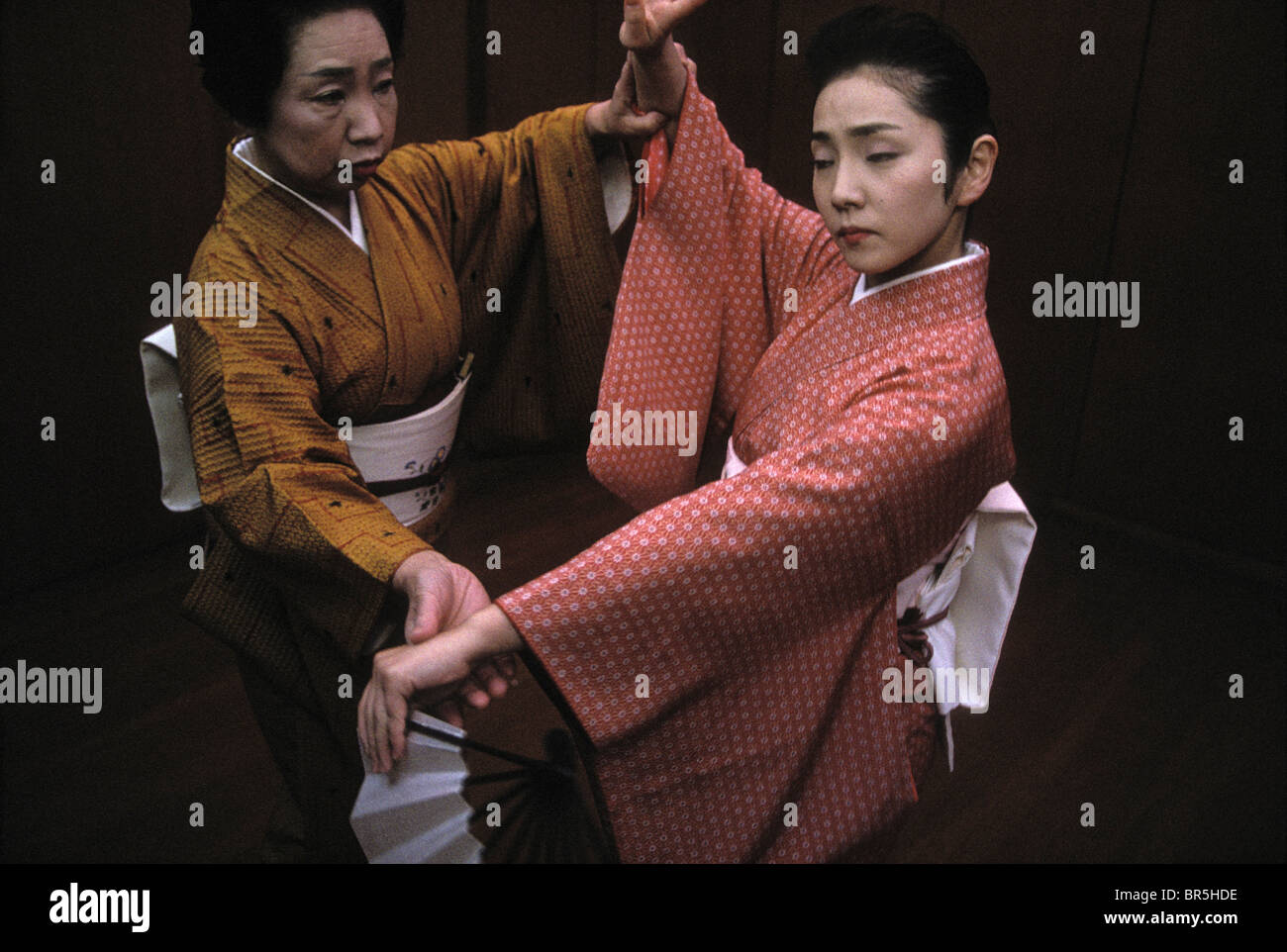 Tradional Japanese dancers practice Stock Photo - Alamy