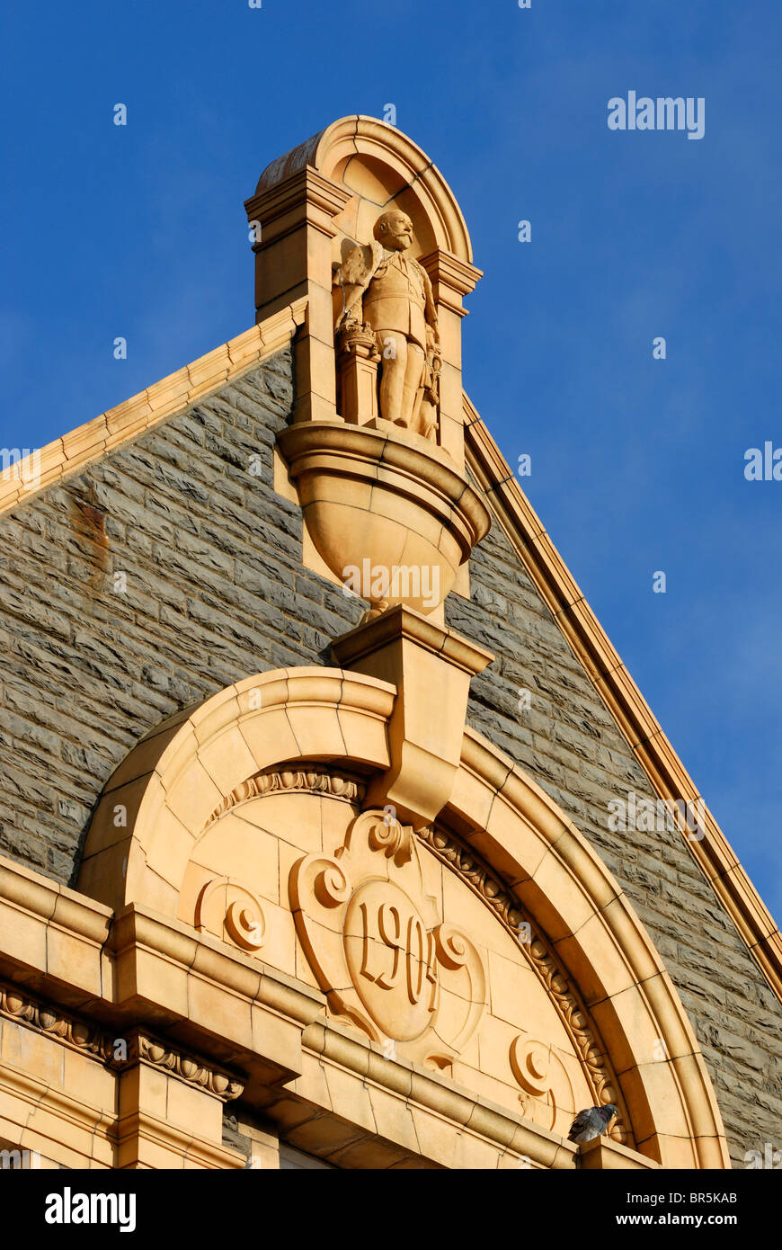 Statue of Edward VII on an Aberystwyth rooftop Stock Photo - Alamy