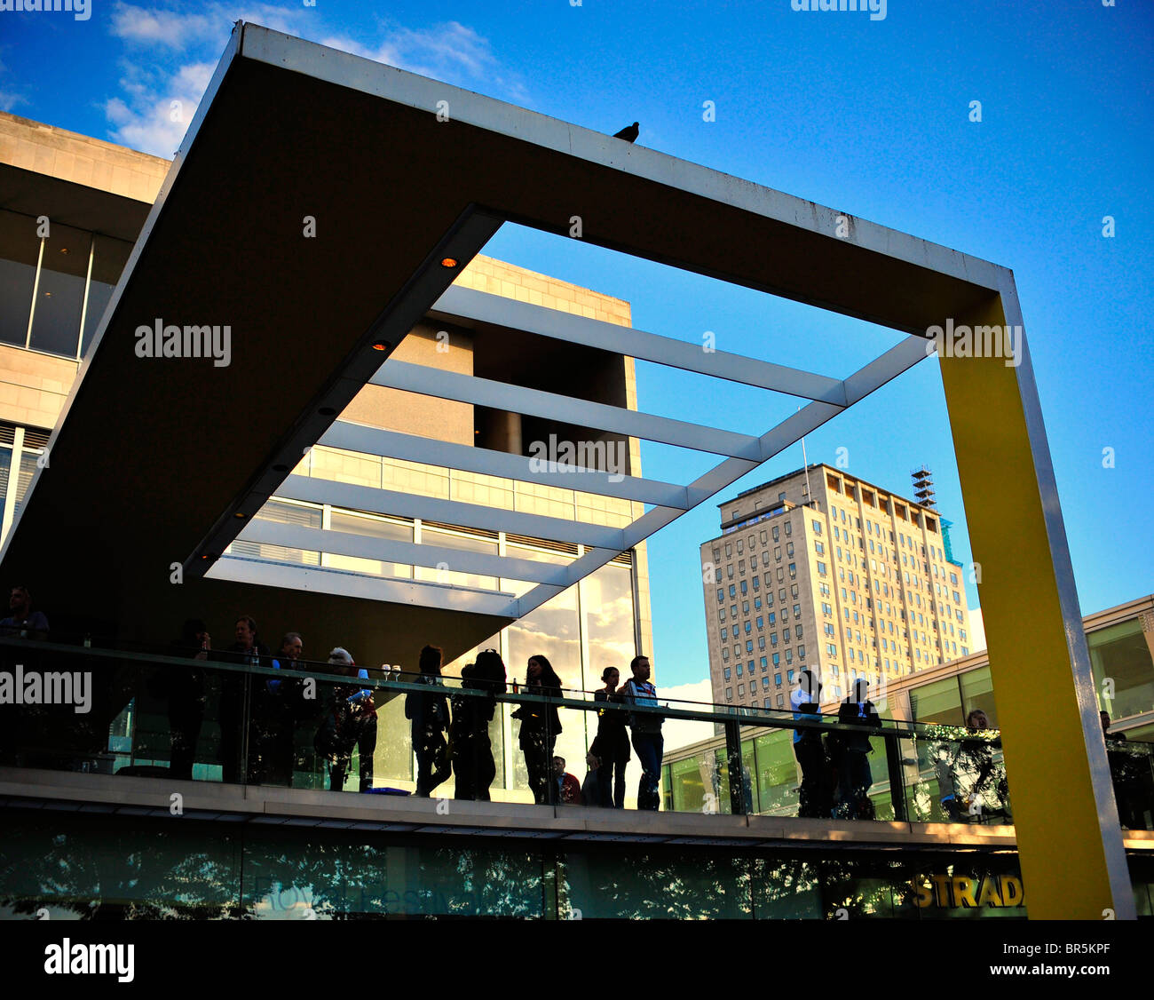 Abstract building design concrete thames hi-res stock photography and ...