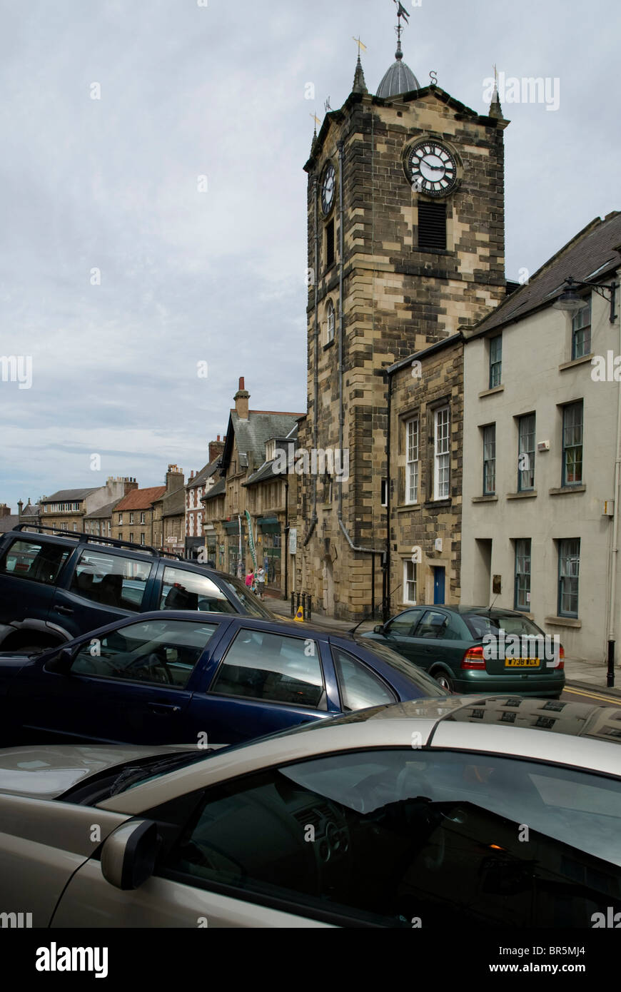 Alnwick Main Street Stock Photo - Alamy