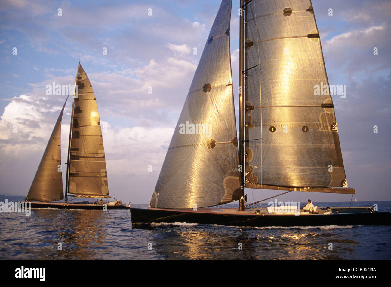Sleek sailboats hi-res stock photography and images - Alamy