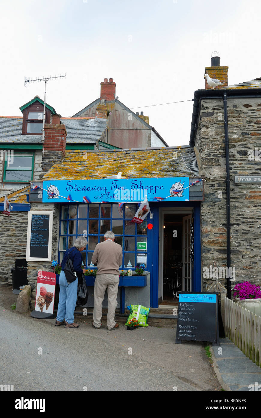 Stowaway tea shop port isaac hi-res stock photography and images - Alamy