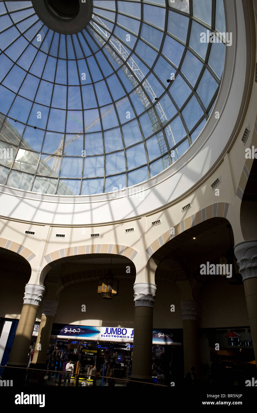 Dubai mall roof architecture hi-res stock photography and images - Alamy