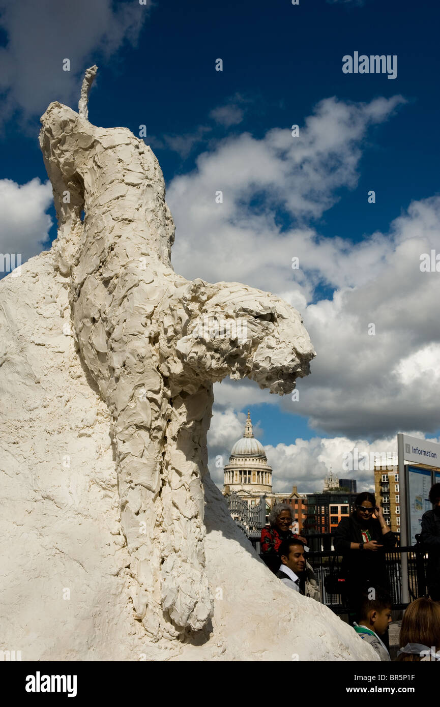 Sculptor mark coreth hi-res stock photography and images - Alamy