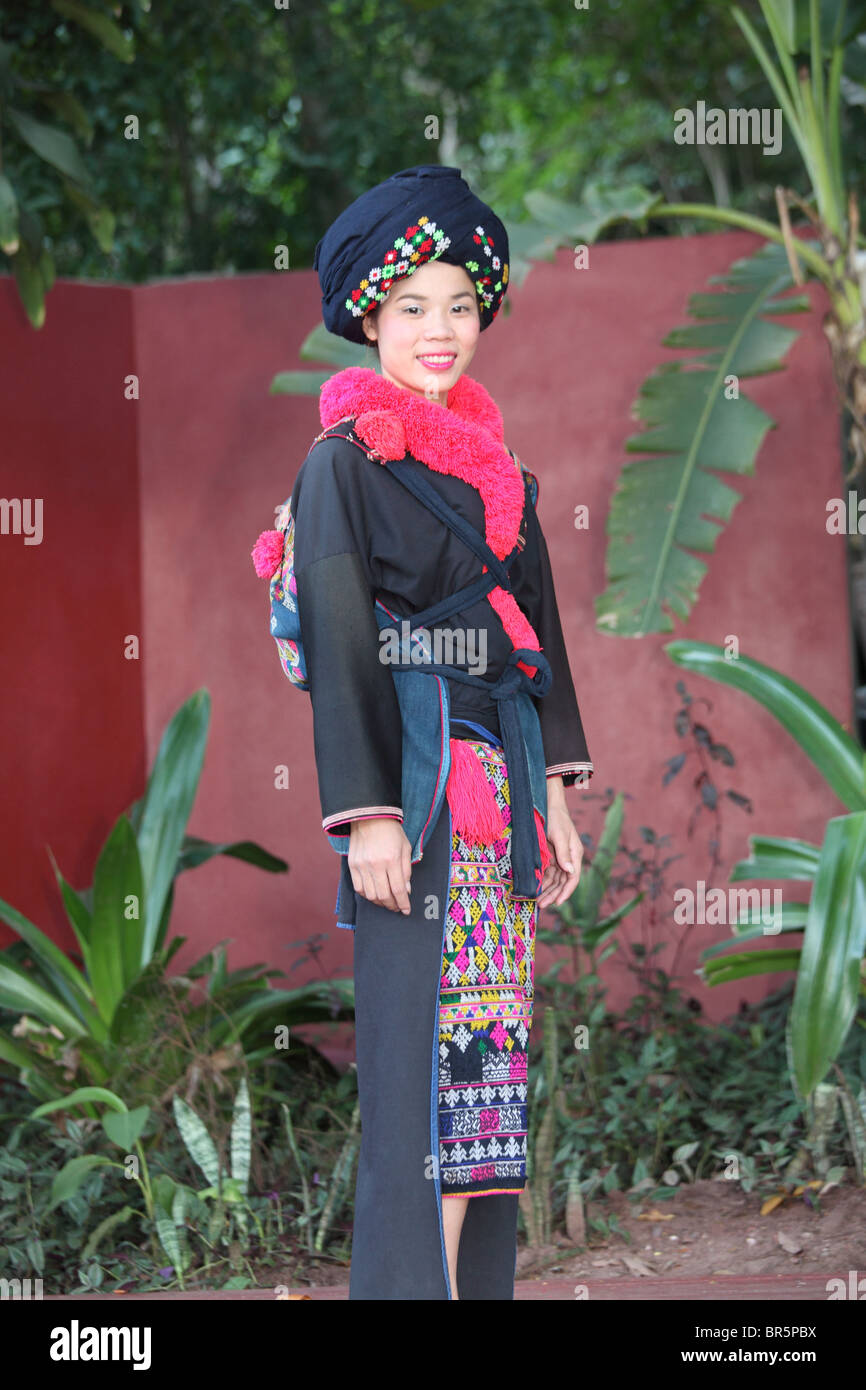 Traditional yao clothes hi-res stock photography and images - Alamy