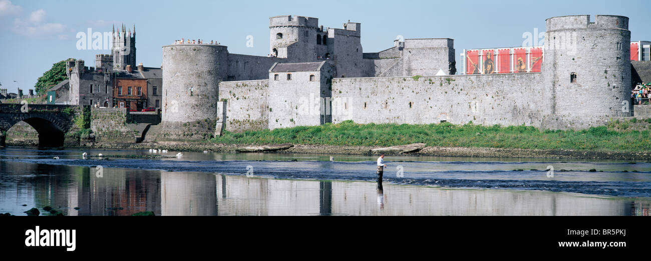Limerick castles hi-res stock photography and images - Alamy