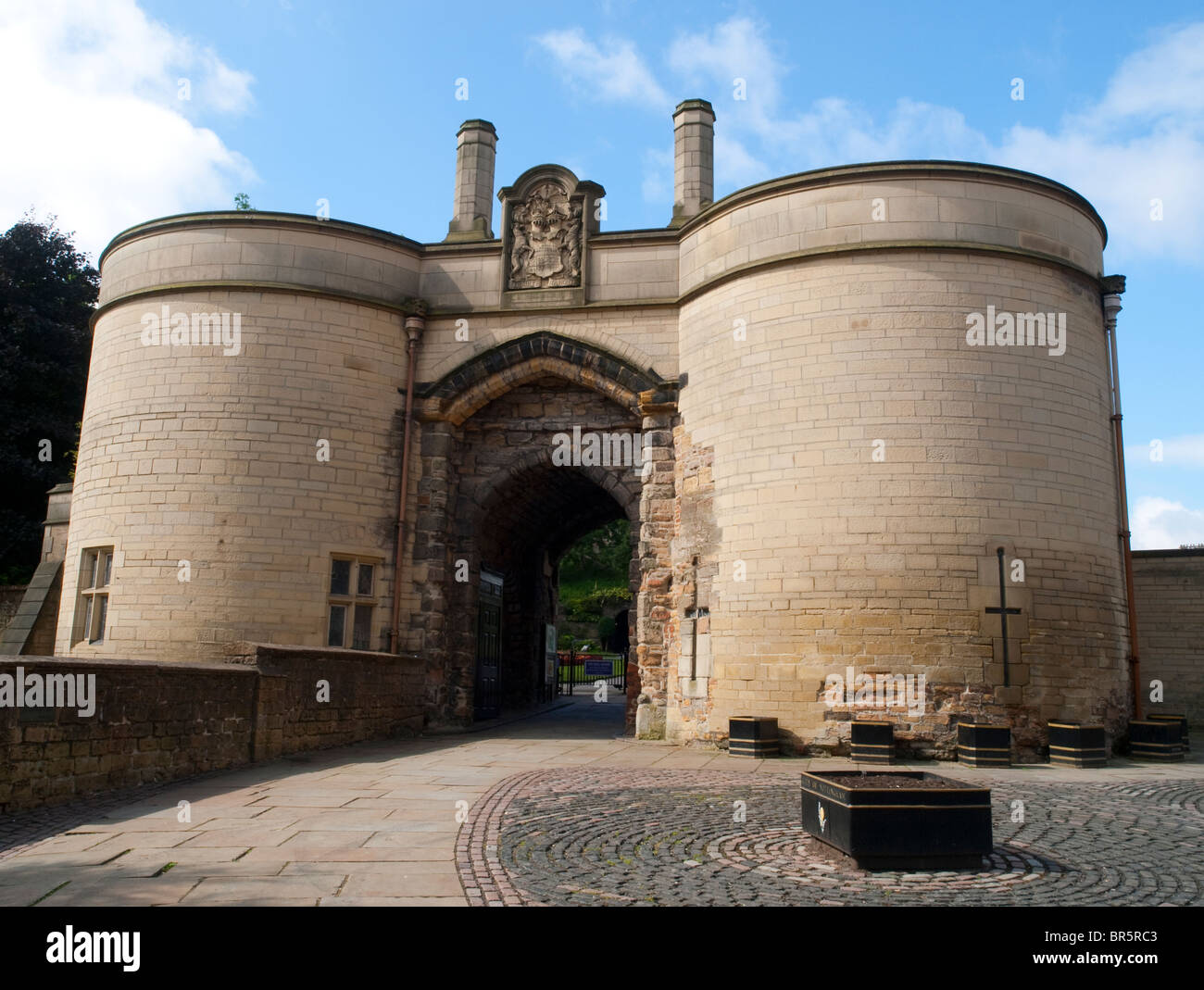 Medieval gatehouse hi-res stock photography and images - Alamy