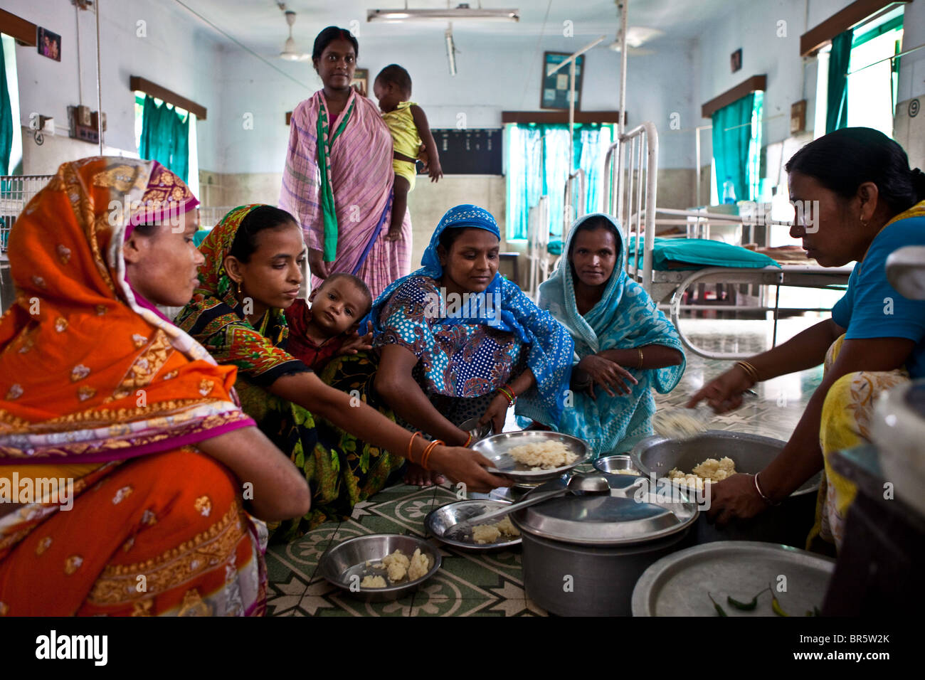 Communal food being prepared on the ward by the mothers of sick ...