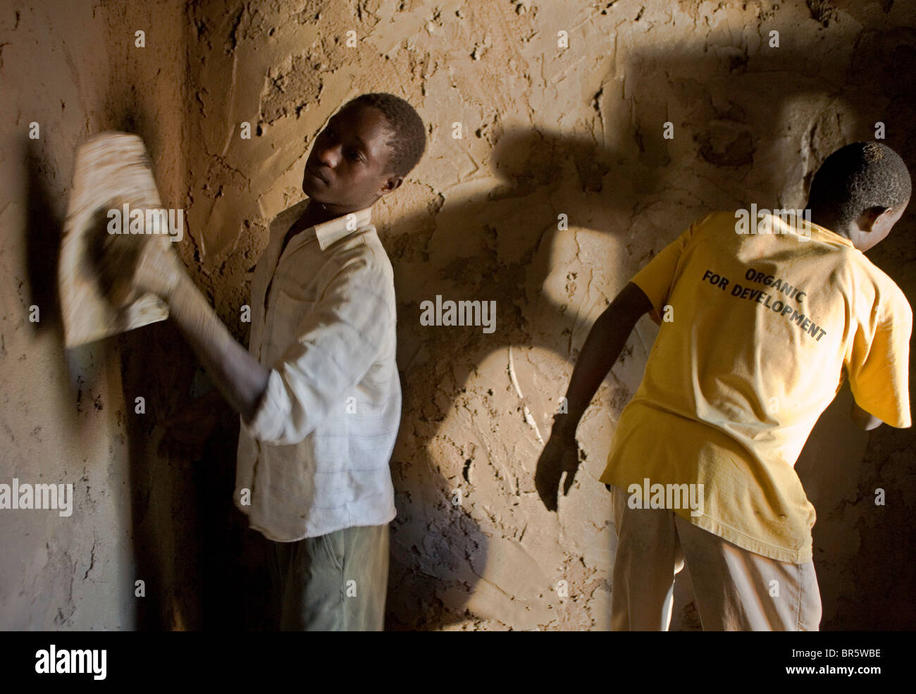 Cow dung hut hi-res stock photography and images - Alamy