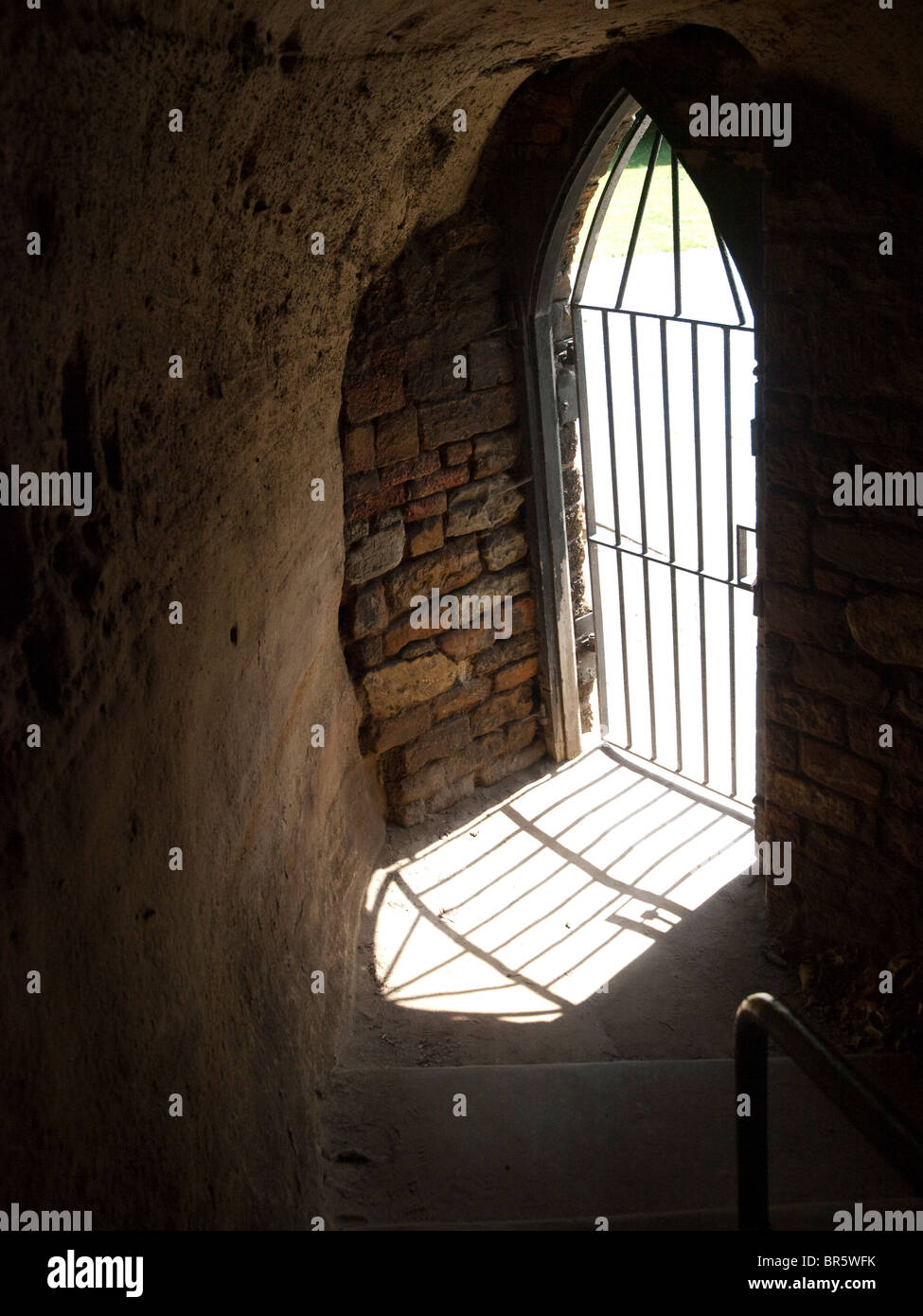 The lower entrance to Mortimer's Hole at Nottingham Castle ...