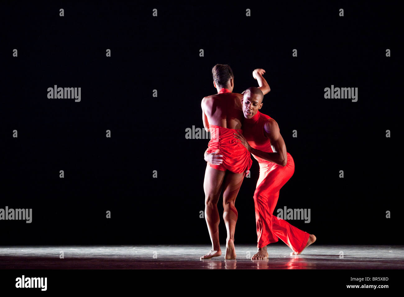 Modern dancers alvin ailey hi-res stock photography and images - Alamy